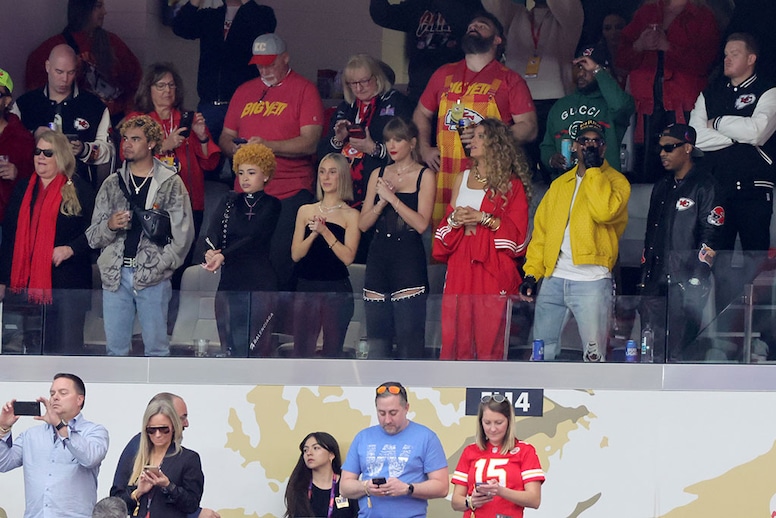 Photos from Taylor Swift & Her Squad Cheer on Travis Kelce at 2024 ... Photos from Taylor Swift & Her Squad Cheer on Travis Kelce at 2024 ...